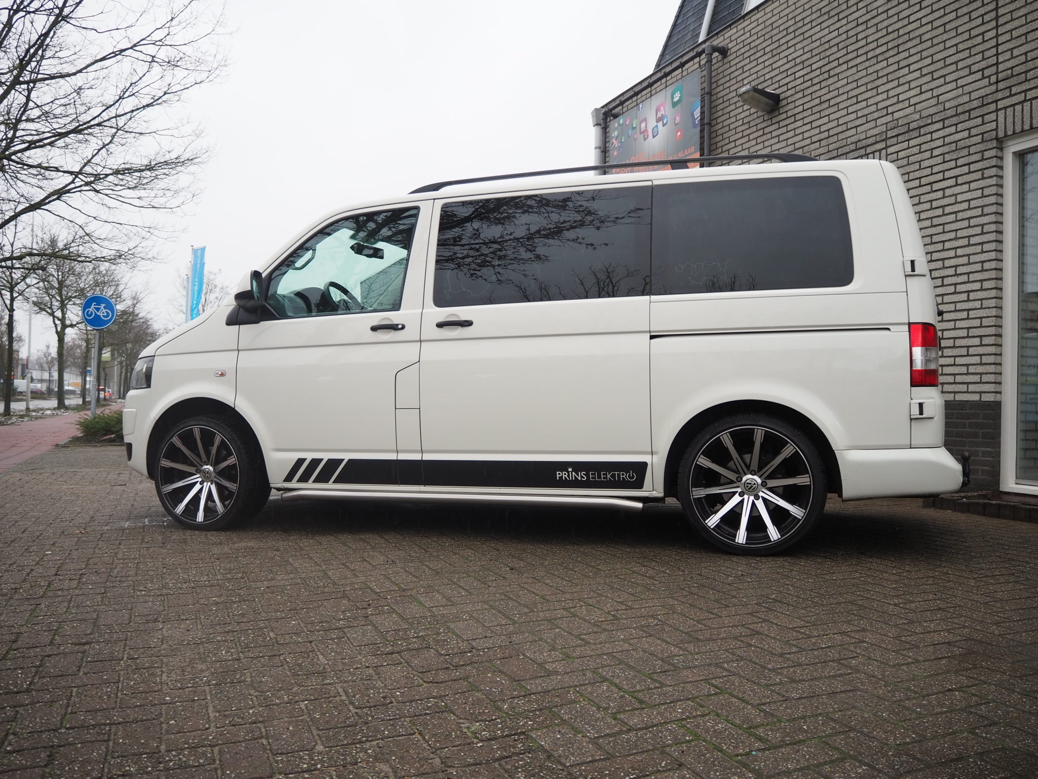Striping Volkswagen Transporter Prins Elektro – Autobelettering ...