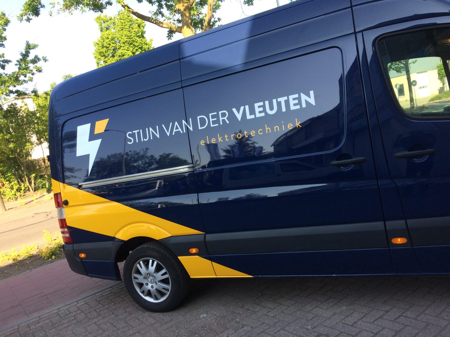 Stijn van der Vleuten Busbelettering – Autobelettering Eindhoven ...
